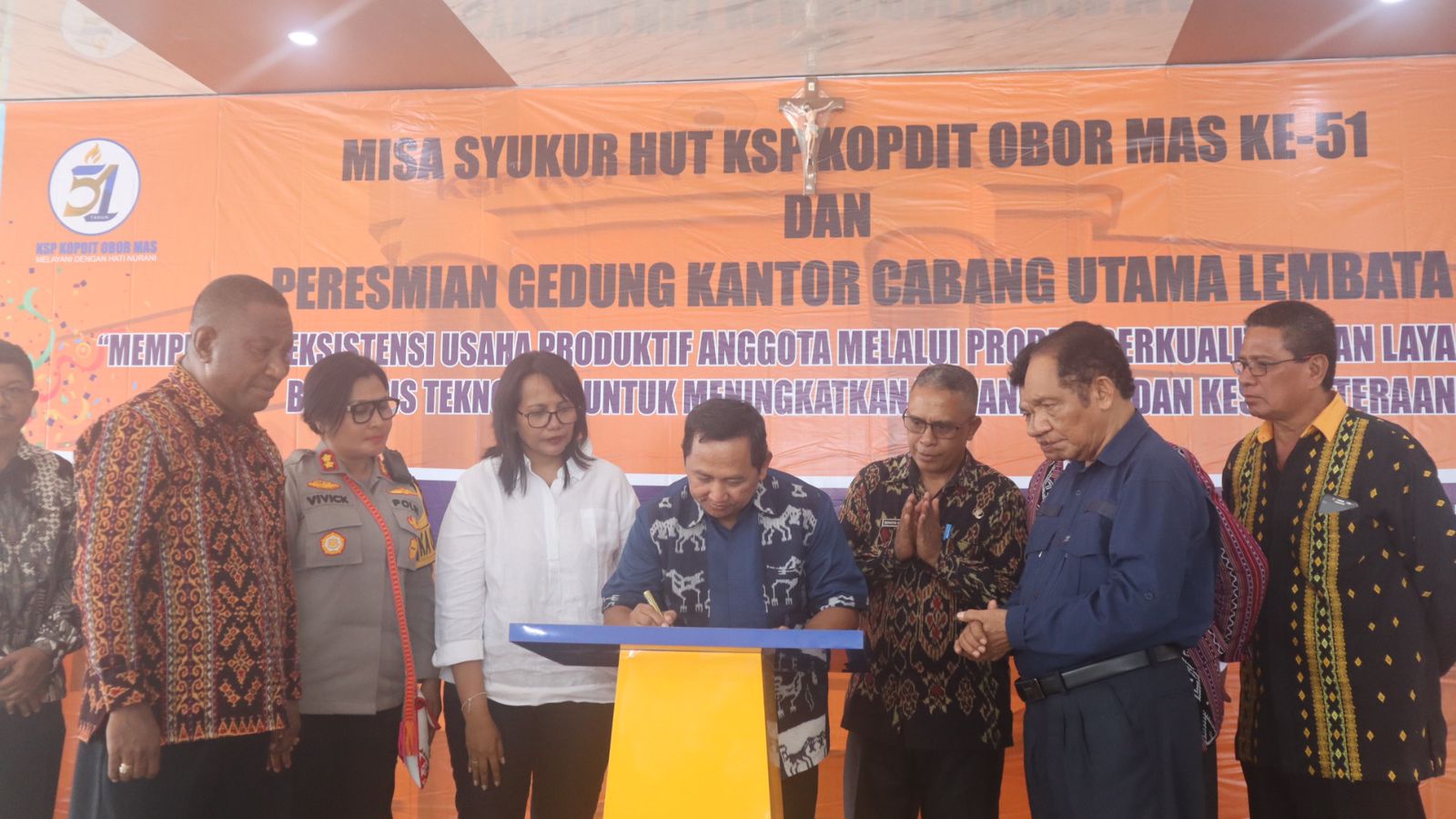 Deputi Kemenkop UKM Resmikan Kantor KSP Kopdit Obor Mas Cabang Utama Lembata